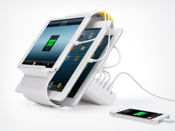 Sydnee: The 4 Port Smart Station For Your Charging Needs | LockerGnome ...